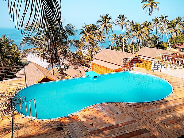 Commercial Swimming Pools and Their Varieties